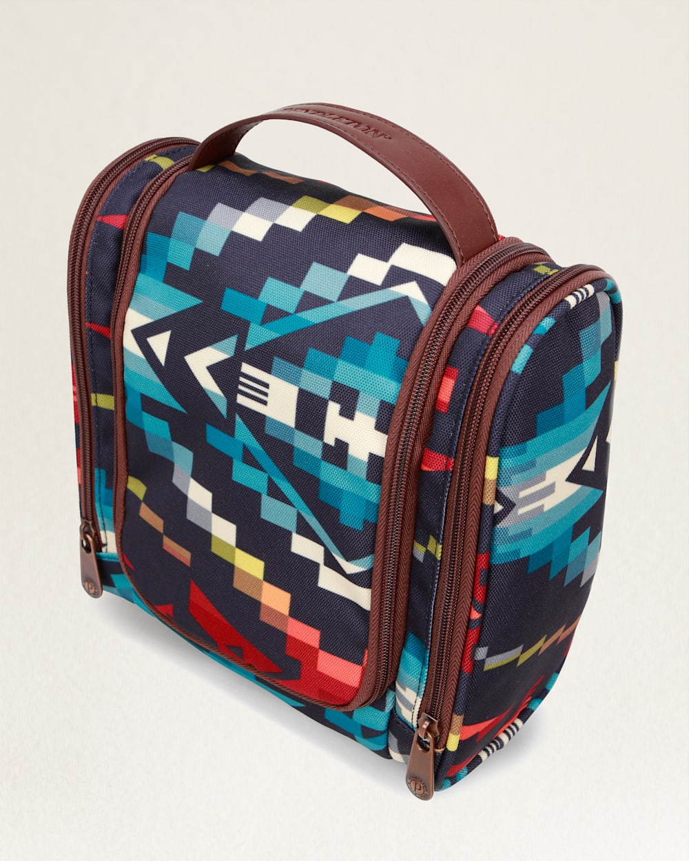 Shop Carico Lake Deluxe Toiletry Bag | Pendleton
