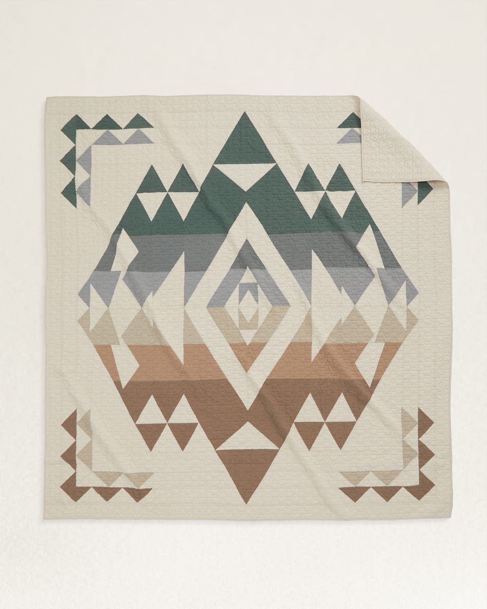 Agate Beach Pieced Quilt Set