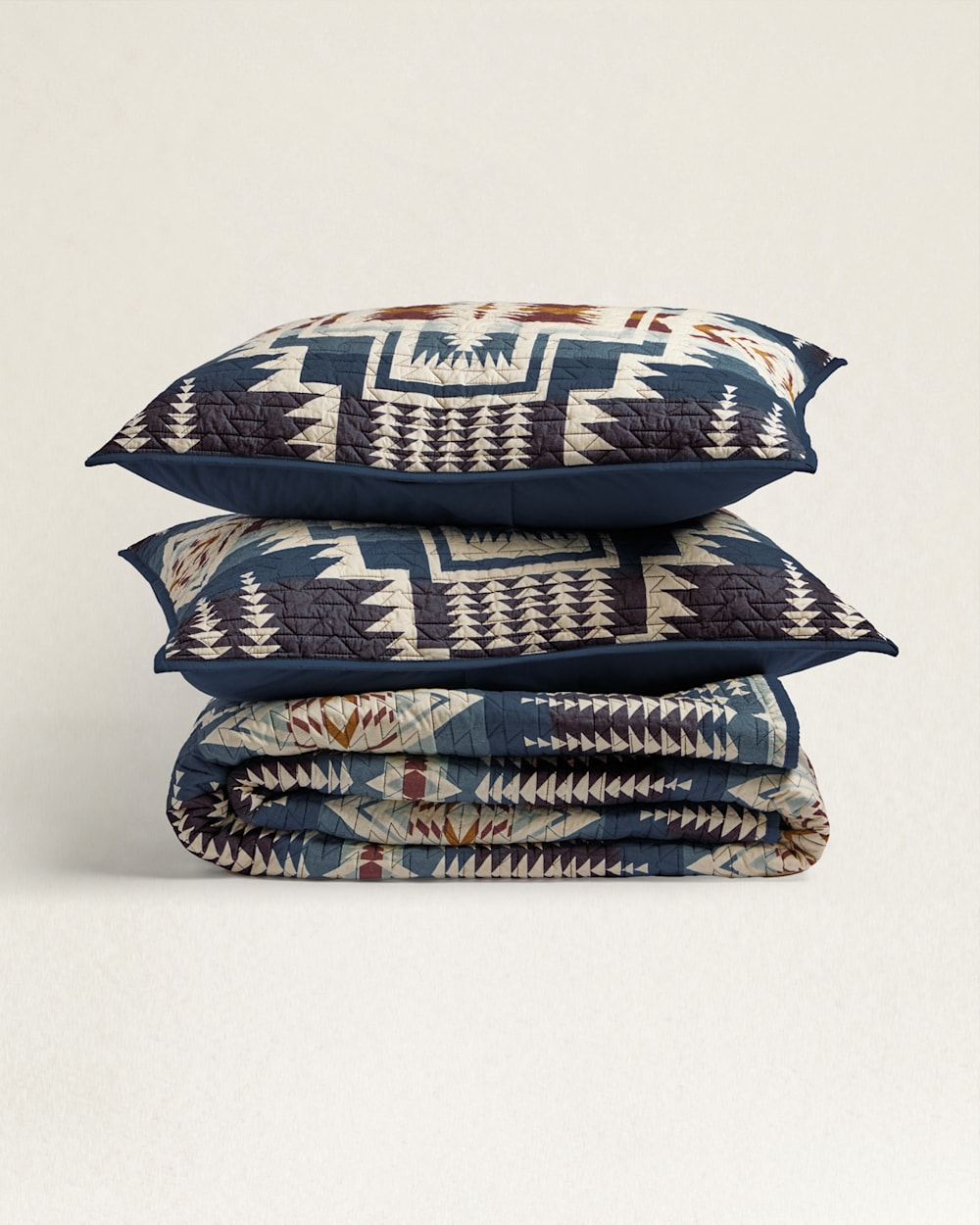 Luxurious Comfort with the Harding Star Printed Coverlet Set | Pendleton
