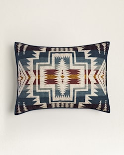 Luxurious Comfort with the Harding Star Printed Coverlet Set | Pendleton