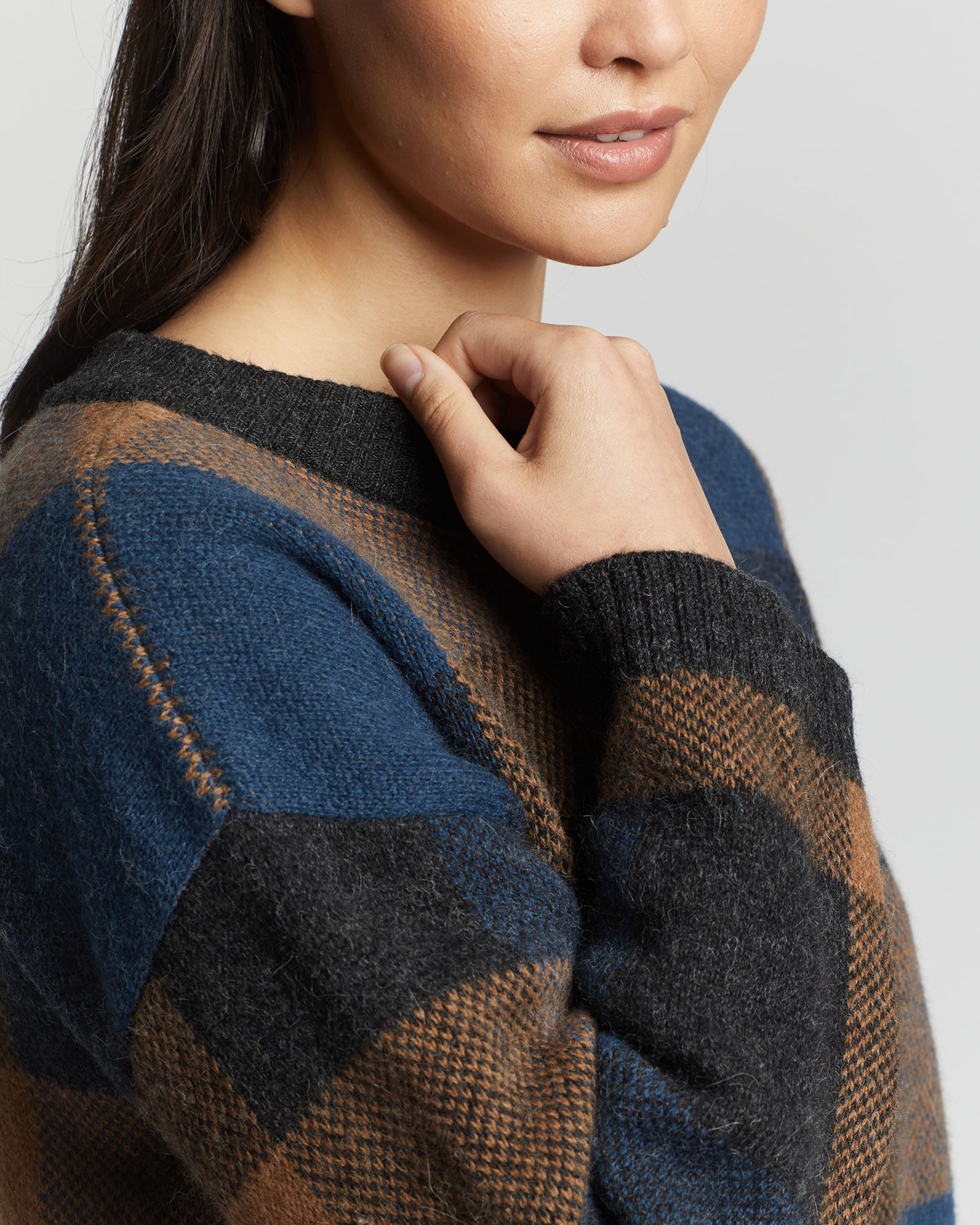 WOMEN'S ALPACA CHECK SWEATER