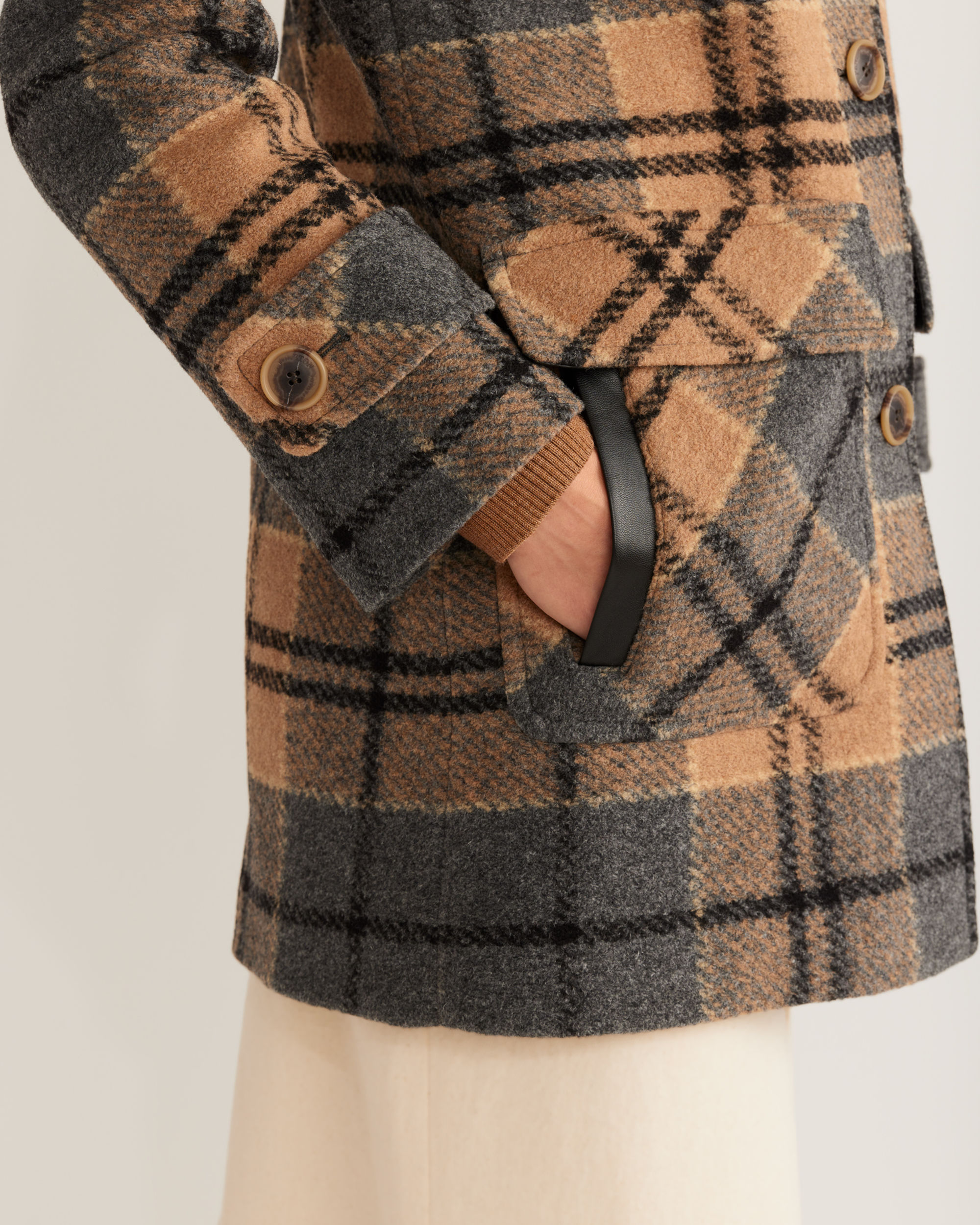 WOMEN'S NAPA BUTTON-FRONT BARN COAT | Pendleton