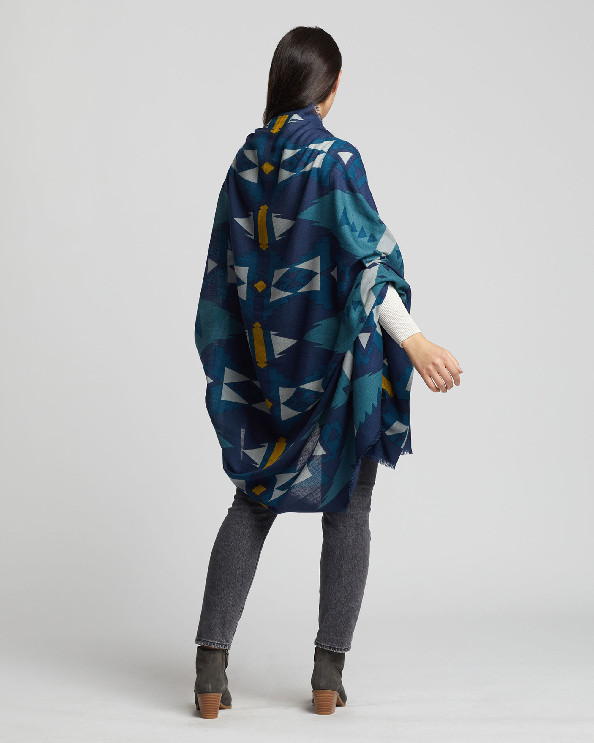 SISKIYOU FEATHERWEIGHT WOOL SCARF | Pendleton