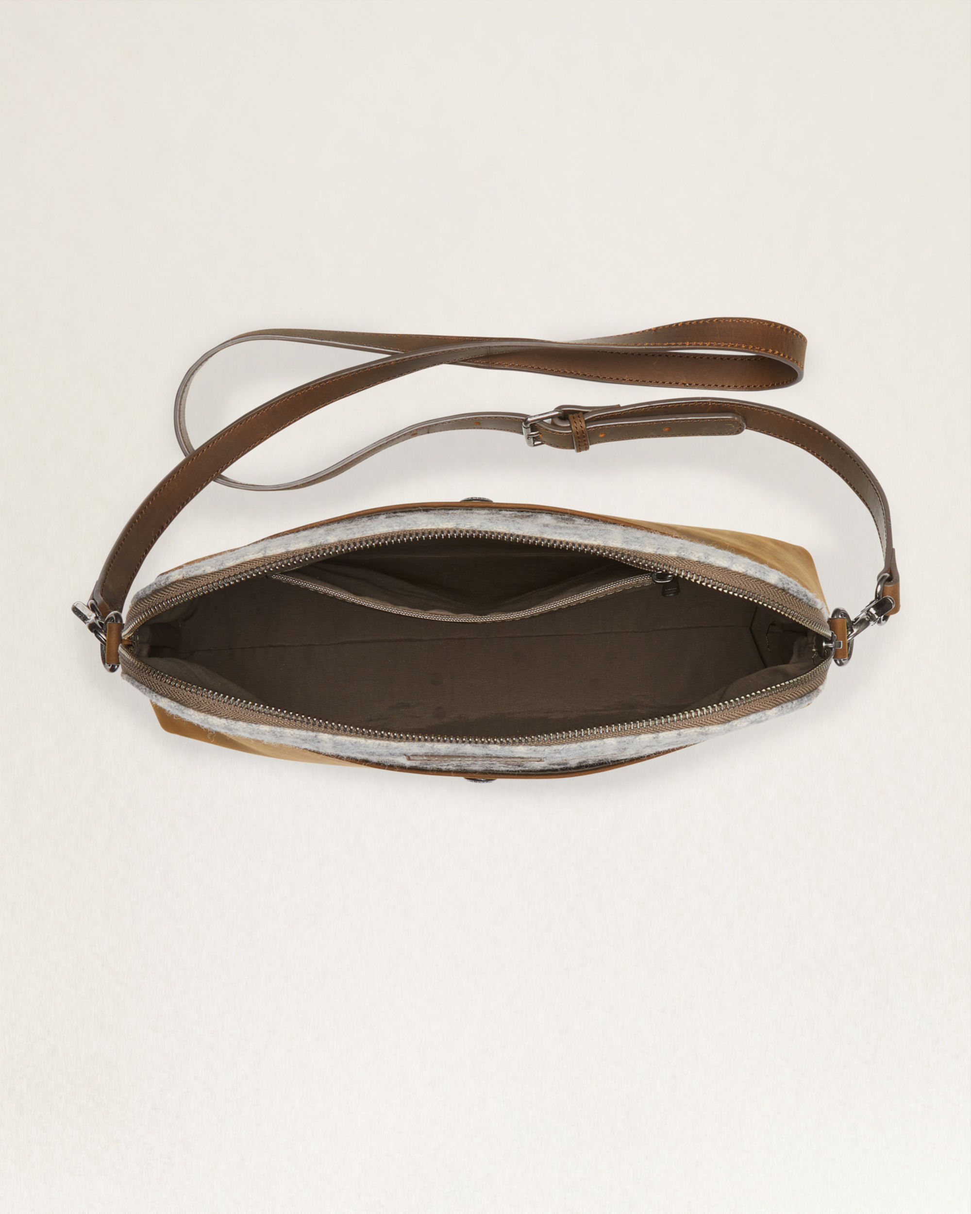 Stylish & Functional Harding Star Wool/Leather Crossbody Bag | Pendleton