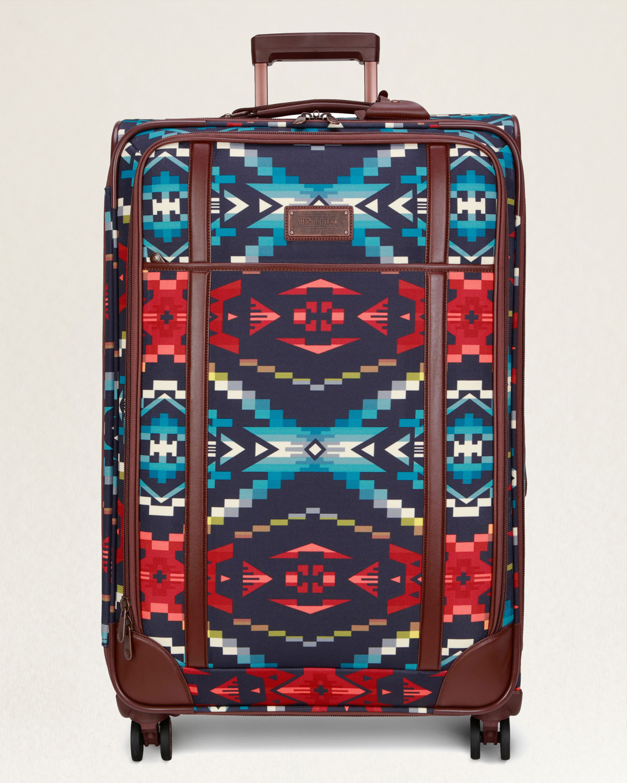 CARICO LAKE 28" SOFTSIDE SPINNER LUGGAGE | Pendleton
