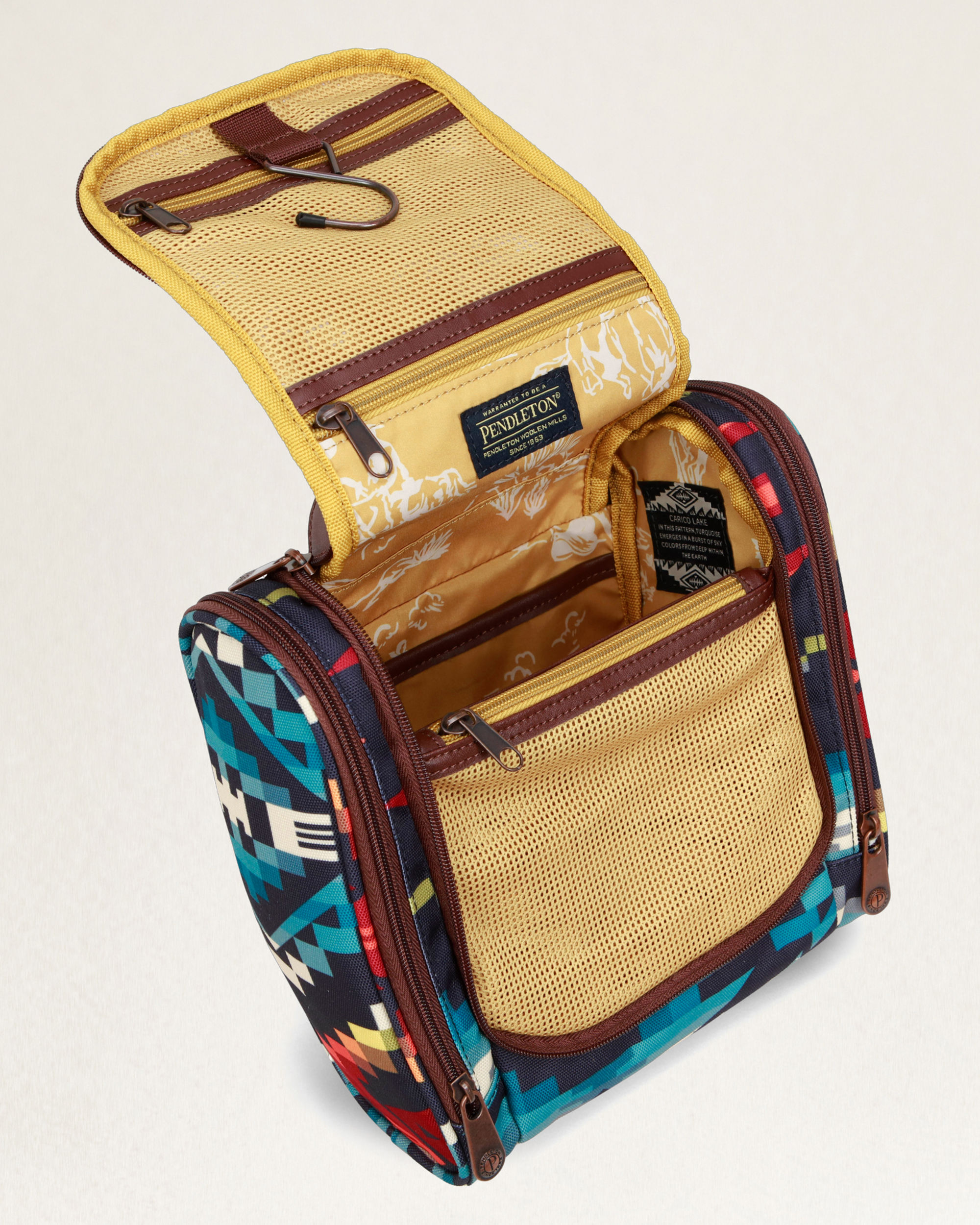 Shop Carico Lake Deluxe Toiletry Bag | Pendleton