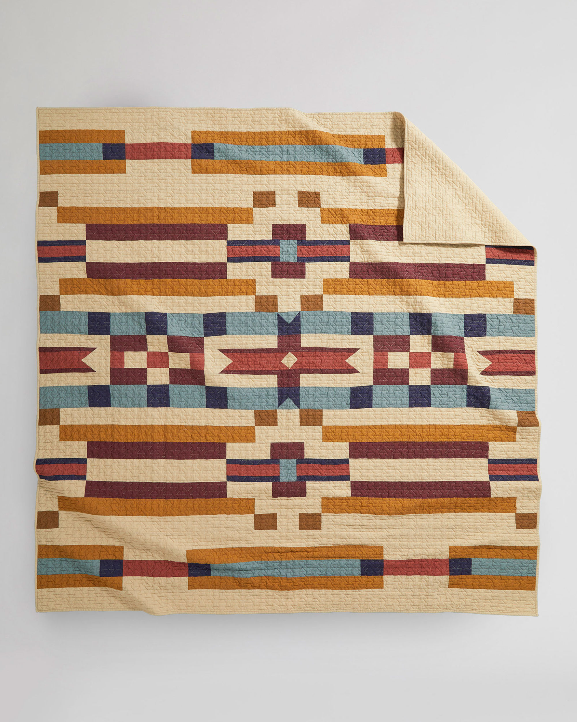 SADDLE MOUNTAIN PIECED QUILT SET | Pendleton Woolen Mills