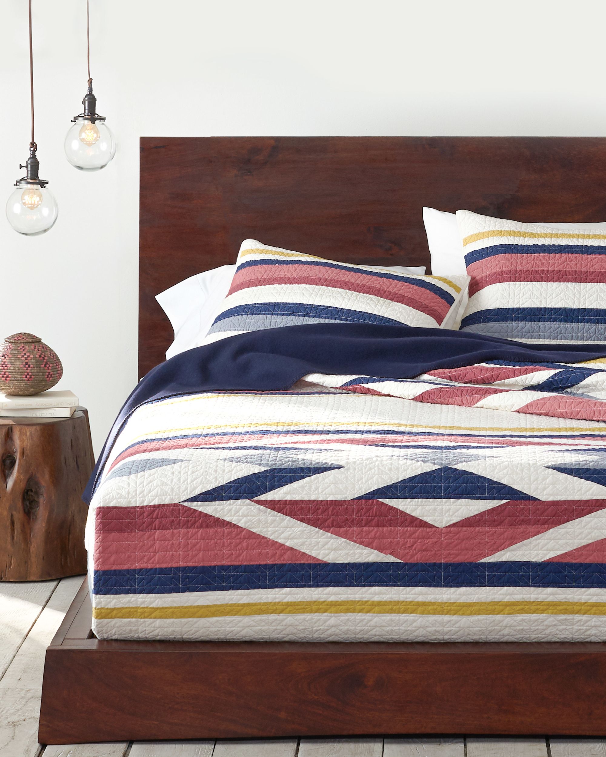 FIRE LEGEND PIECED QUILT SET