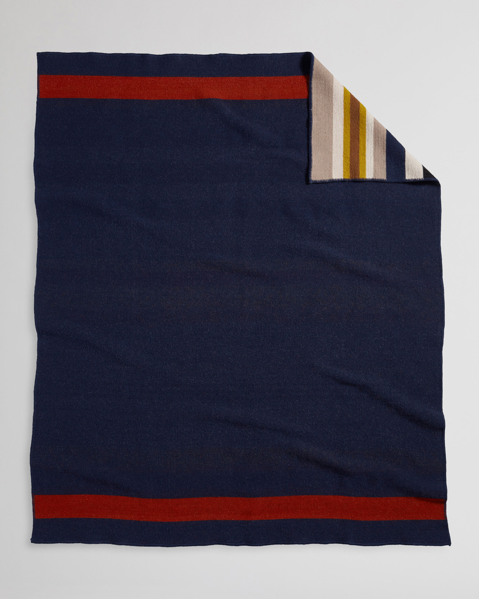 Bridger Wool Throw With Carrier | Pendleton Woolen Mills