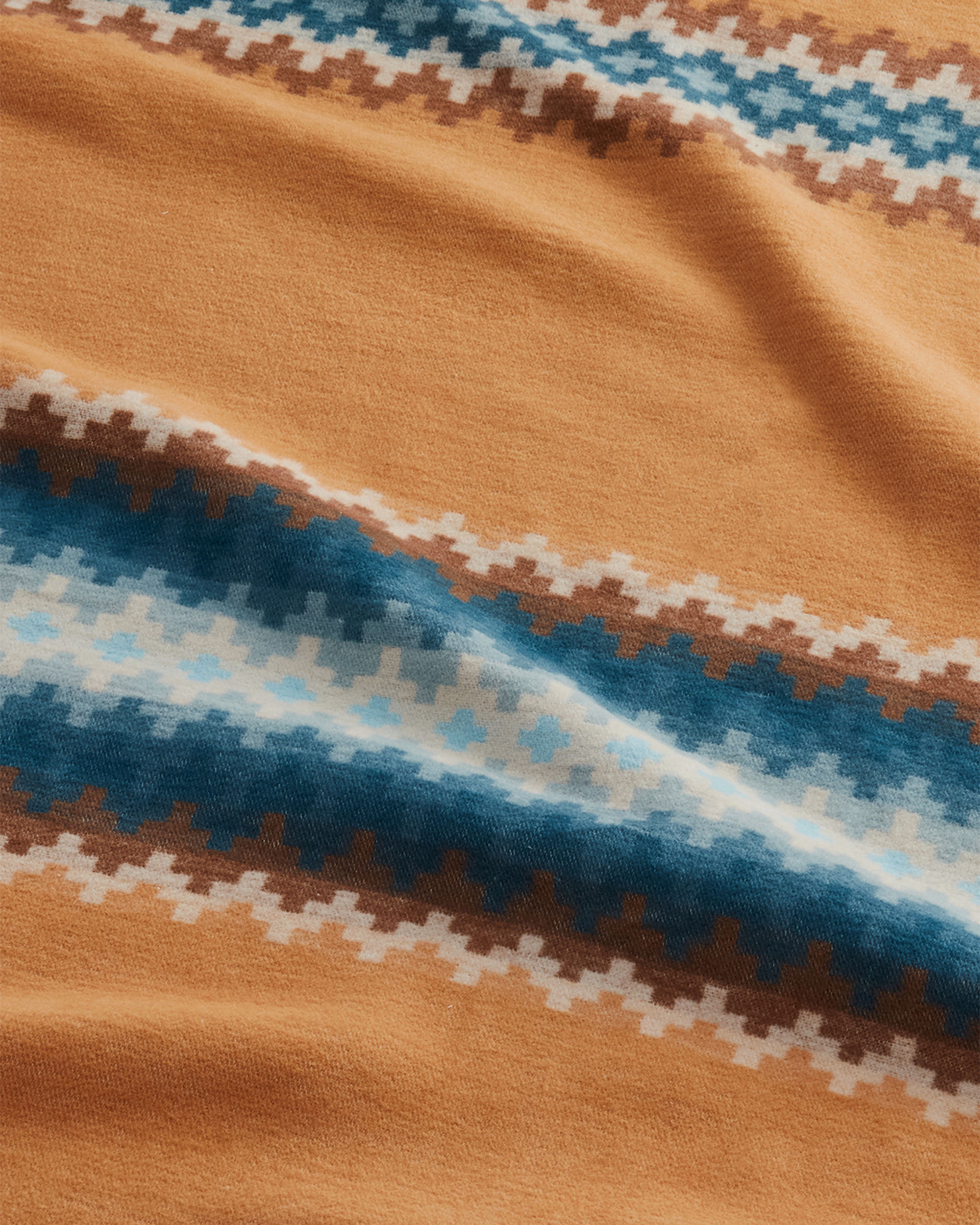 Shop Luna Mesa Organic Cotton Blanket | Pendleton