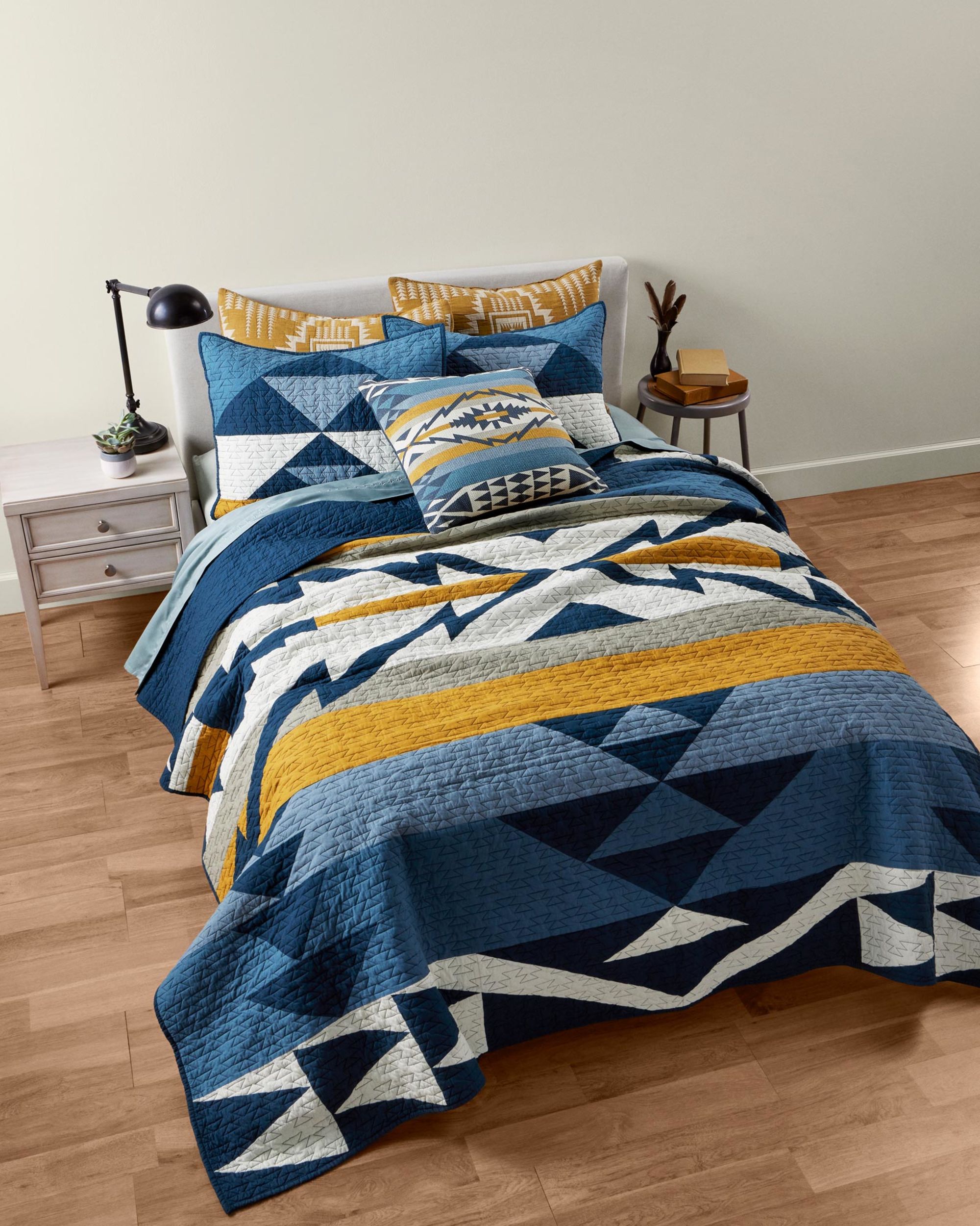 Shop Trapper Peak Pieced Quilt Set | Pendleton