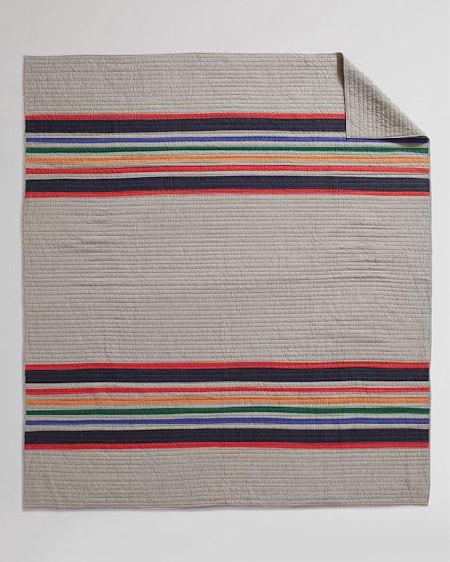 Yellowstone National Park Quilt Set: Cozy & Iconic | Pendleton